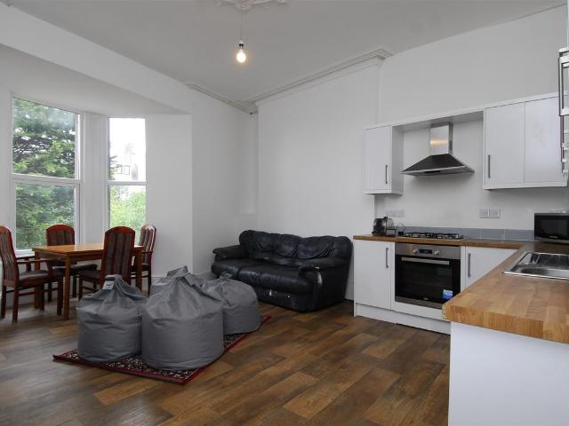 Lisson Grove, Plymouth PL4, 4 bed flat to rent, £589 pcm | PrimeLocation