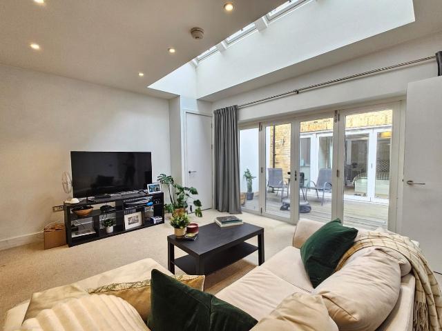 Lisson Street, London Marylebone NW1, 3 bed flat to rent, £3,700 pcm | PrimeLocation