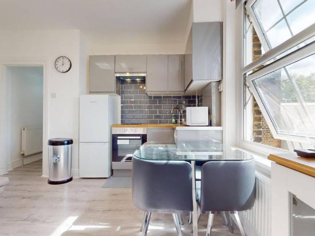 Lisson Street, London NW1, 1 bed flat to rent, £2,500 pcm | PrimeLocation