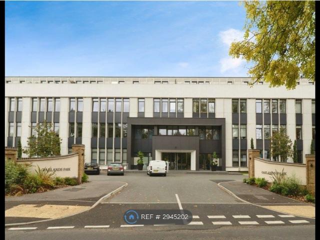 Littleworth Road, Esher KT10, 1 bed flat to rent, £1,500 pcm | PrimeLocation