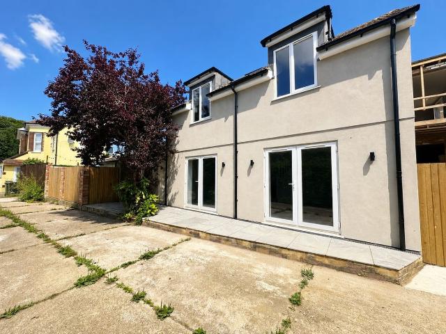 Little Common Road, Bexhill On Sea TN39, 2 bed semi detached house to rent, £1,550 pcm | PrimeLocation