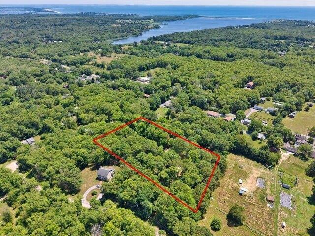 Little Compton RI 02837 105159560