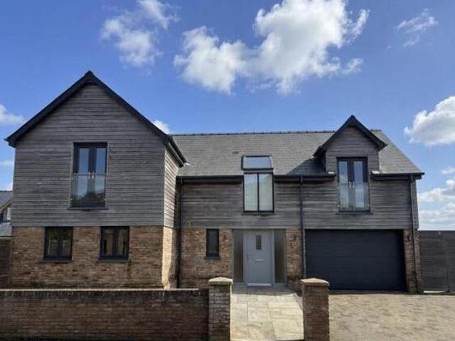 Little Cedar Drive, Camrose, 4 Bedroom Detached