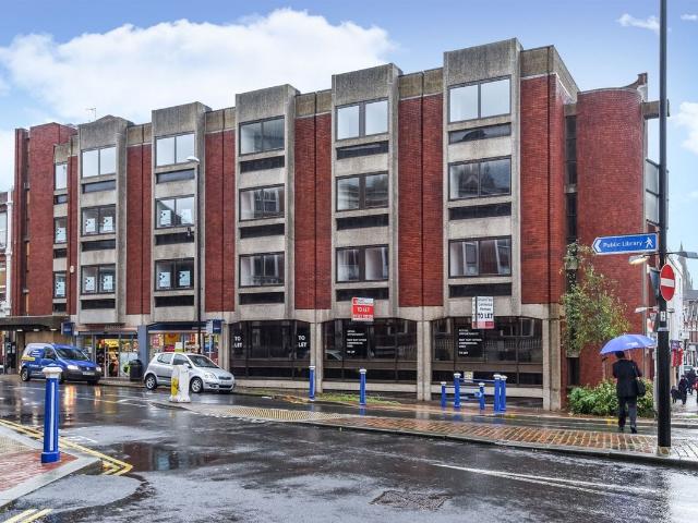 Little Chelsea Cloisters, Grove Road, Eastbourne, East Sussex, 4U BN21, 2 bed flat to rent, £1,150 pcm | PrimeLocation