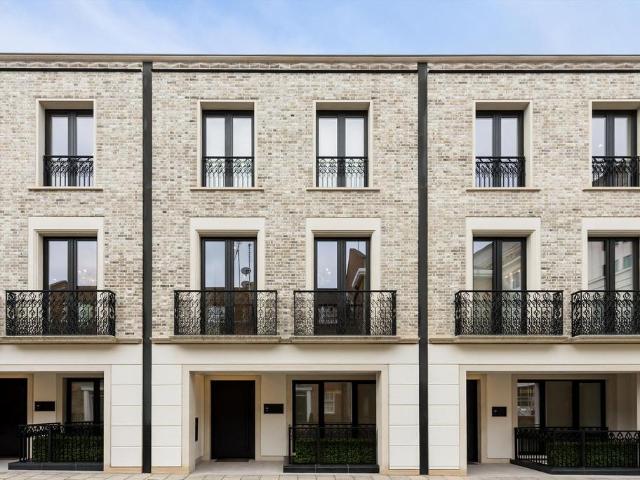 Little Chester Street, London, SW1X 4 bed terraced house to rent £23,833 pcm £5,500 pw