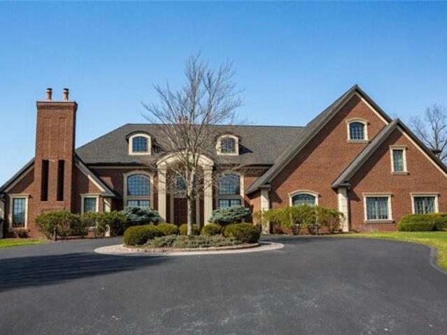 Little Creek Dr, Lower Nazareth Township, Home For Sale