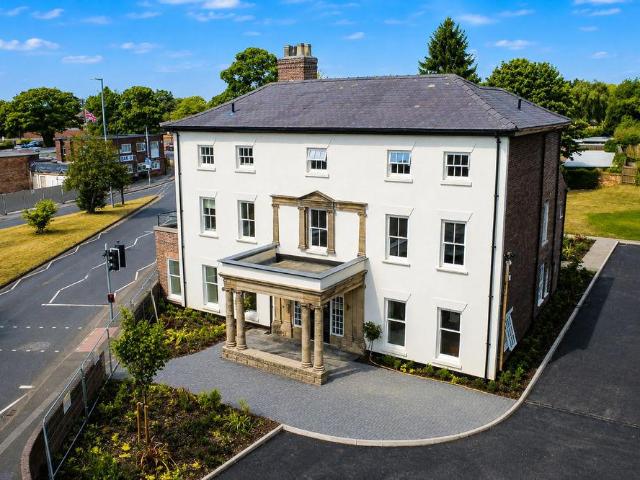 Little Aston Road, Walsall WS9 2 bed apartment to rent £1,550 pcm £358 pw