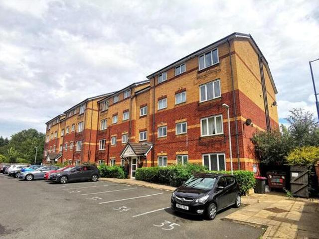 Little Bolton Terrace, Salford, 2 Bedroom Flat