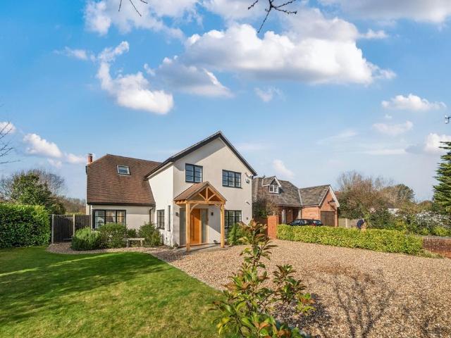 Little Bookham Street, Little Bookham. 4 bed detached house to rent £4,250 pcm £981 pw