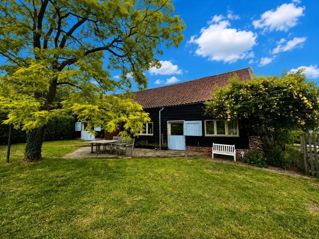 Little Blakenham, Ipswich IP8, 5 bed barn conversion to rent, £2,000 pcm | PrimeLocation
