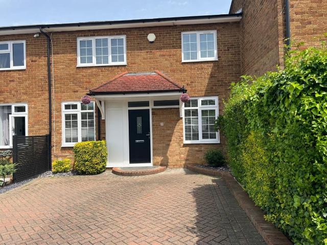 Little Brays, Harlow CM18, 3 bed property to rent, £1,950 pcm | PrimeLocation