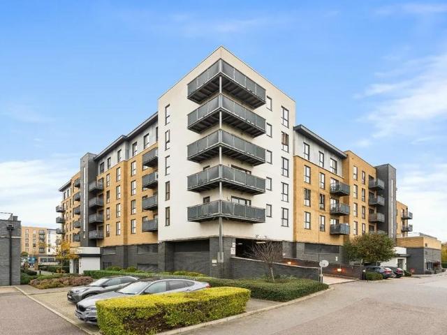 Little Bright Road Belvedere DA17 2 bed flat to rent £1,750 pcm £404 pw