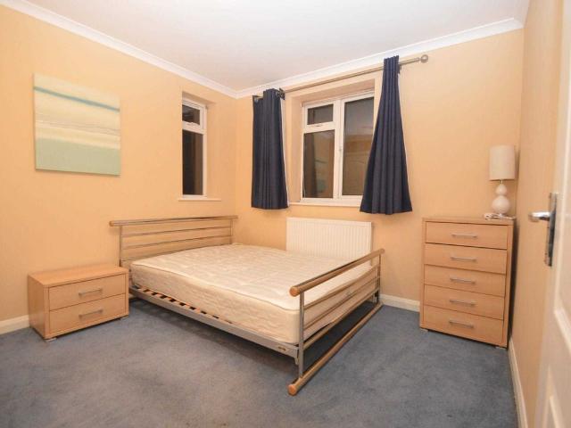 Little Green Lane, Chertsey KT16, Room to rent, £585 pcm | PrimeLocation