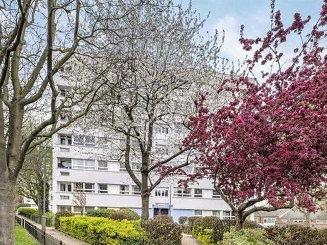 Little Dimocks, London, 3 Bedroom Apartment
