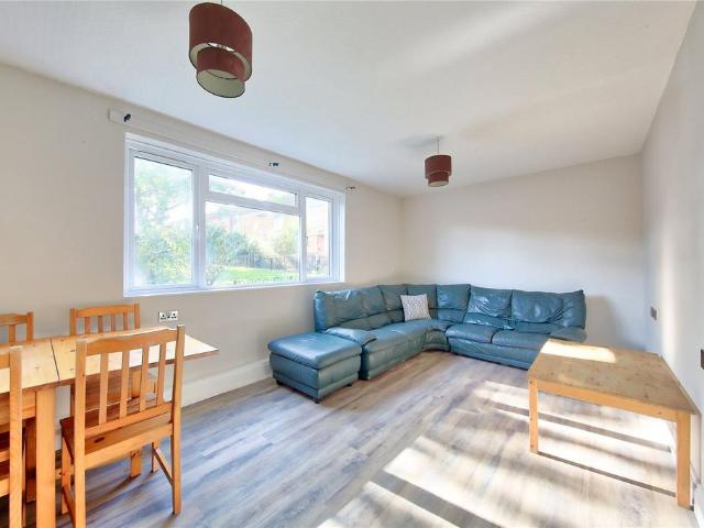 Little Dimocks, SW12 1 bed apartment to rent £1,850 pcm £427 pw