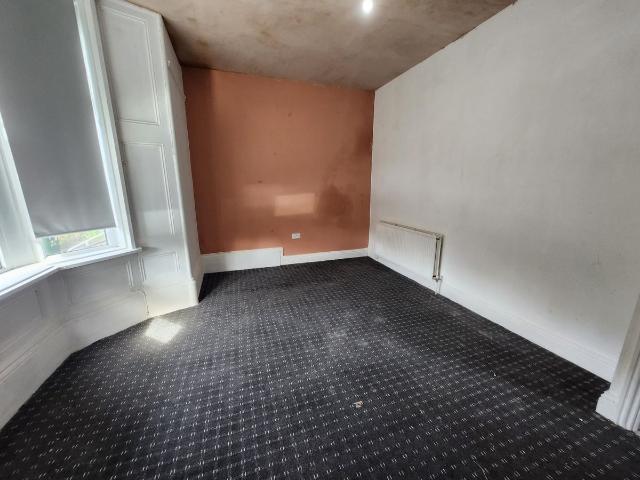 Little Horton Lane BD5, Room to rent, £500 pcm | PrimeLocation