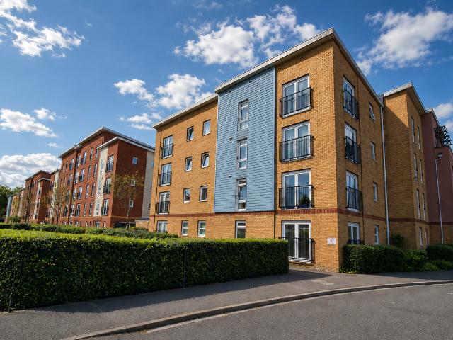 Little Hackets, Leigh Park PO9, 2 bed flat to rent, £1,050 pcm | PrimeLocation