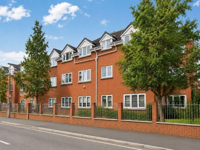 Little Moss Lane, Swinton M27, 2 bed flat to rent, £1,000 pcm | PrimeLocation