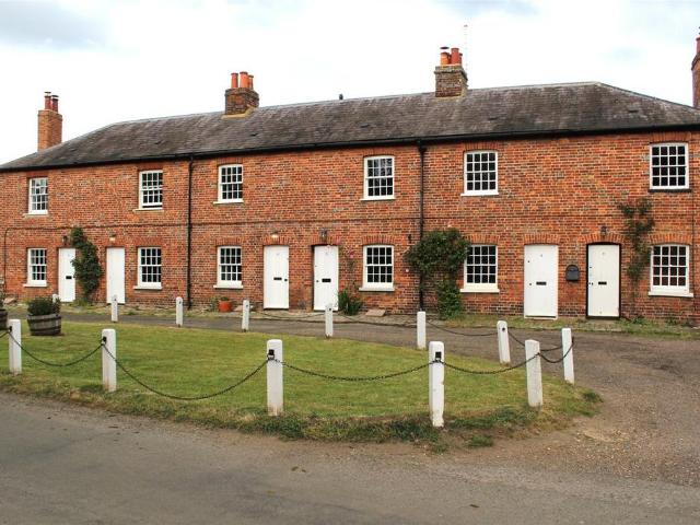 Little Missenden, Amersham. 3 bed terraced house to rent £2,360 pcm £545 pw