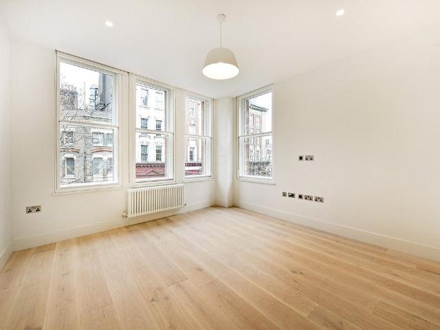 Little Newport Street, London, WC2H 1 bed property to rent £3,358 pcm £775 pw