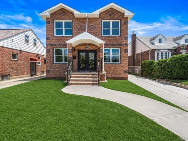 Little Neck Pkwy, Glen Oaks, Home For Sale