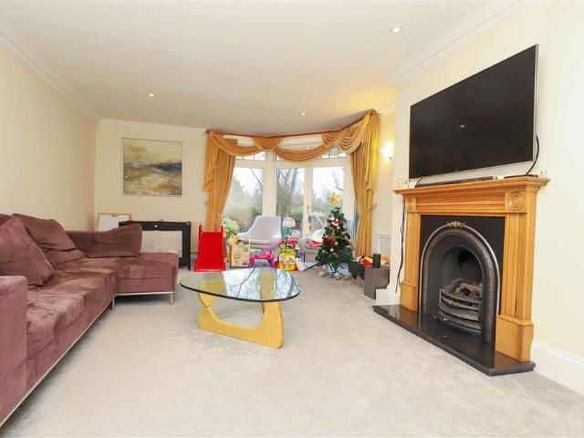 Little Stream Close, Northwood, HA6