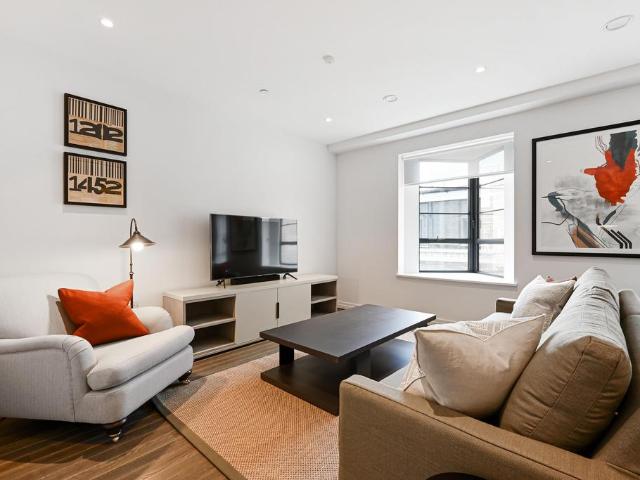 Little Portland Street, London W1W 1 bed flat to rent £4,000 pcm £923 pw