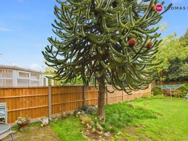 Little Paxton, Gordon Close, St. Neots, 3 Bedroom Terraced