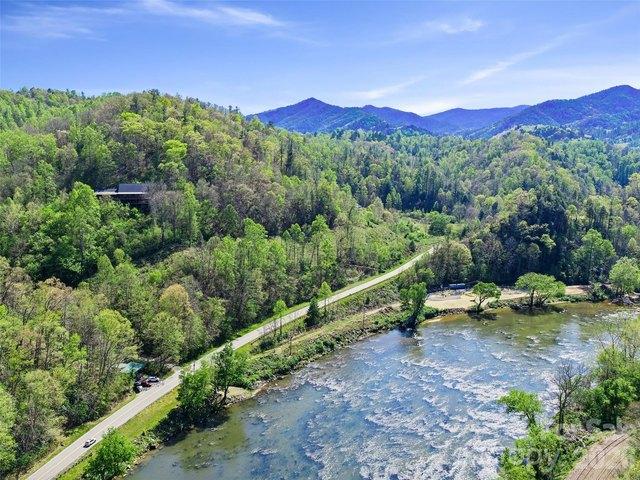 Little Pine Rd, Marshall, NC 28753