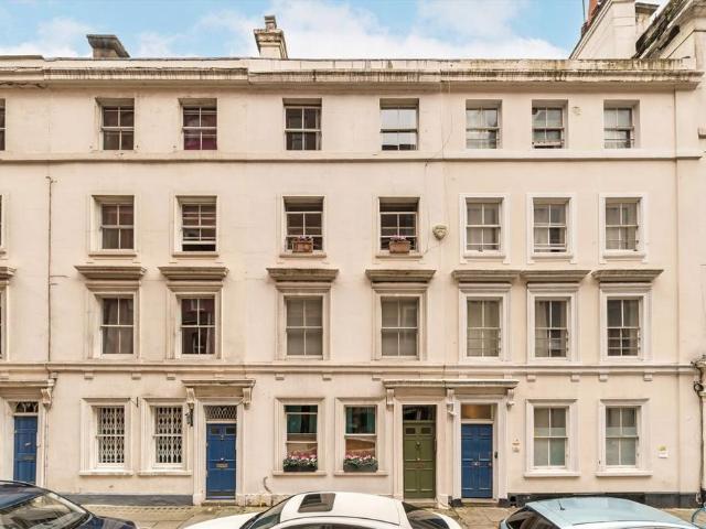Little Russell Street, London WC1A 1 bed flat to rent £2,575 pcm £594 pw