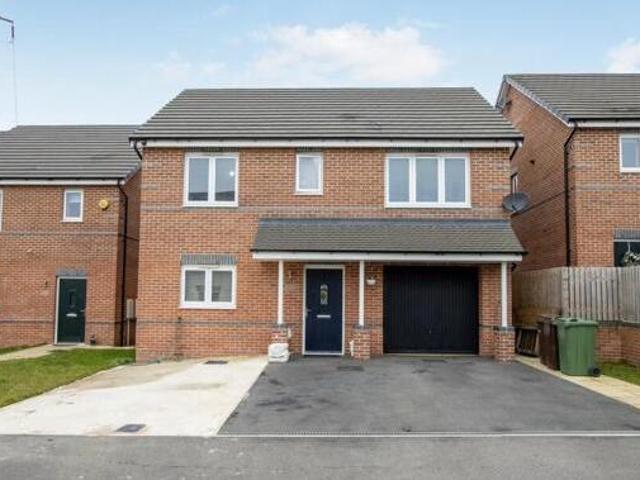 Little Wood Crescent, Wakefield, 4 Bedroom Detached
