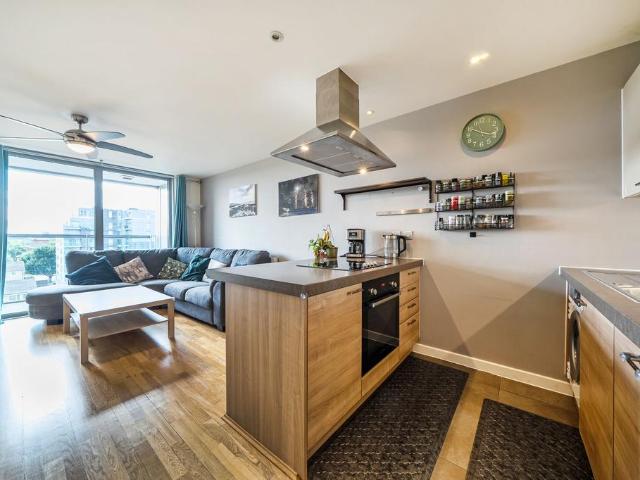 Little Thames Walk, Atrium Heights, SE8 2 bed flat to rent £2,500 pcm £577 pw