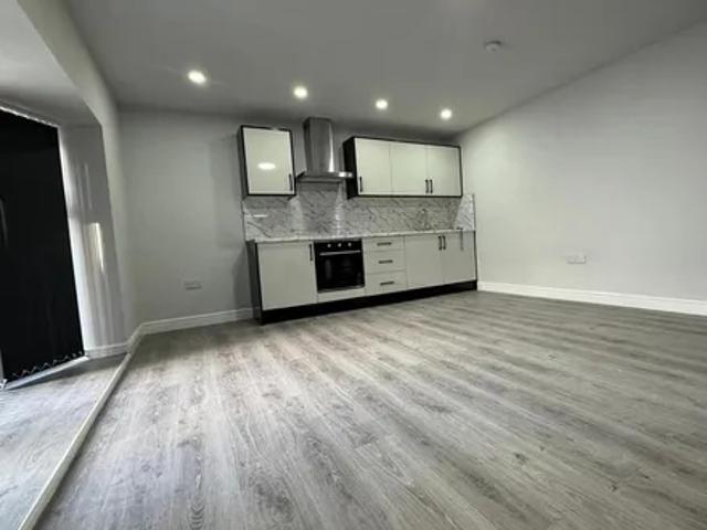 Little Trinket Box, 509 511 Bearwood Road, Warley Wigorn, B66 4AZ, United Kingdom | 2 bed apartment for rent #139621800 | Rentberry
