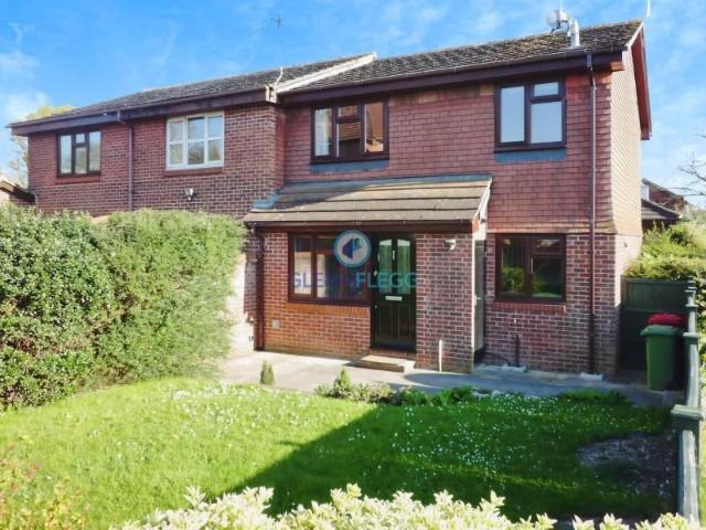Littlebrook Avenue, Slough SL2, 1 bed property to rent, £1,350 pcm | PrimeLocation