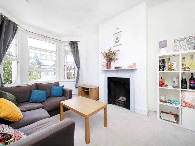 Littlebury Road, Clapham North SW4, 2 bed flat to rent, £2,500 pcm | PrimeLocation