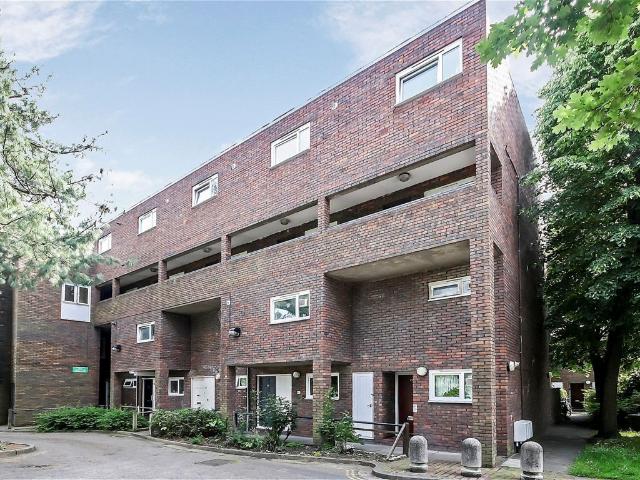 Littlecombe Close, Putney SW15, 1 bed flat to rent, £1,650 pcm | PrimeLocation