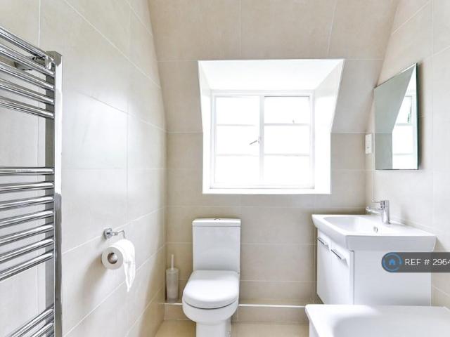 Litchfield Way, London, NW11 3 bed flat to rent £2,080 pcm £480 pw