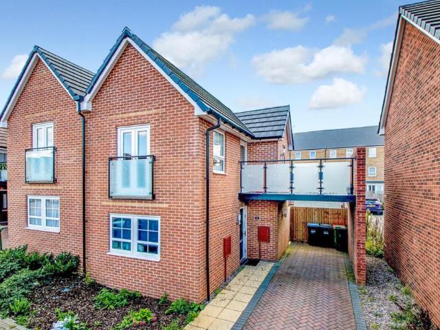 Lithgows Avenue, Brooklands MK10 1 bed semi detached house to rent £1,295 pcm £299 pw