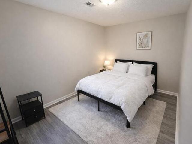 Lithonia Home off Panola Road near LA Fitness and Lidl with spacious rooms, Large kitchen and space!