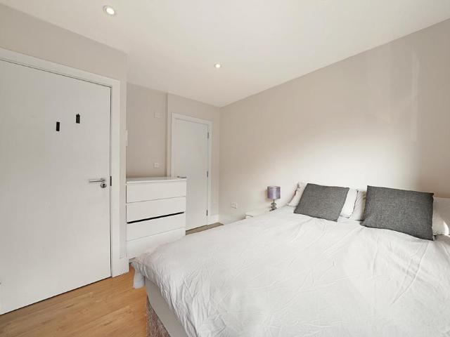 Lithos Road, London NW3 Studio to rent £1,438 pcm £332 pw