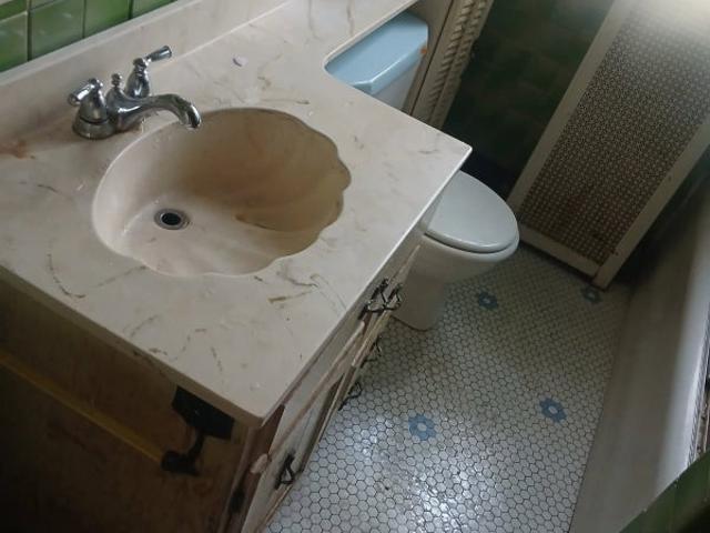 Lithuanian woman has room in her house $500 a mont