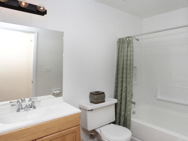 Liv Apartments 1 Bedroom Apartment for Rent at 1902 Sw 42nd Way, Gainesville, FL 32607