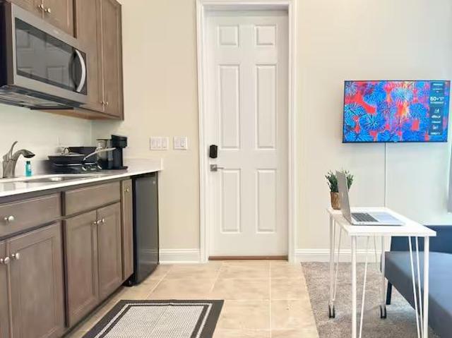 Live near Town center in luxurious eTown neighborh
