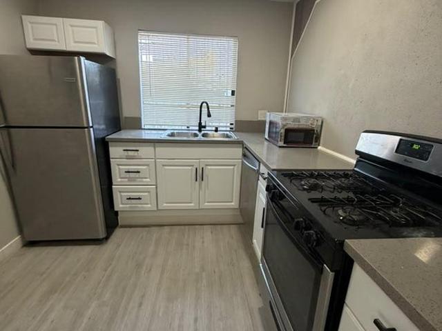 Live Near the Las Vegas Strip!