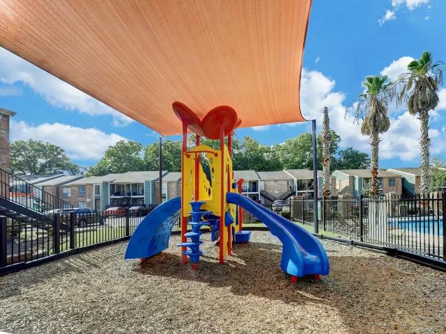 Live Oak 2 Bedroom Apartment for Rent at 851 Threadneedle St, Houston, TX 77079 Energy Corridor