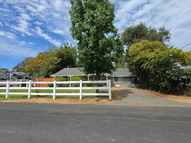 Live Oak Way