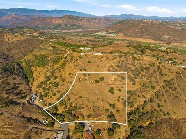 Live Oak Creek Cir, Fallbrook, CA 92028