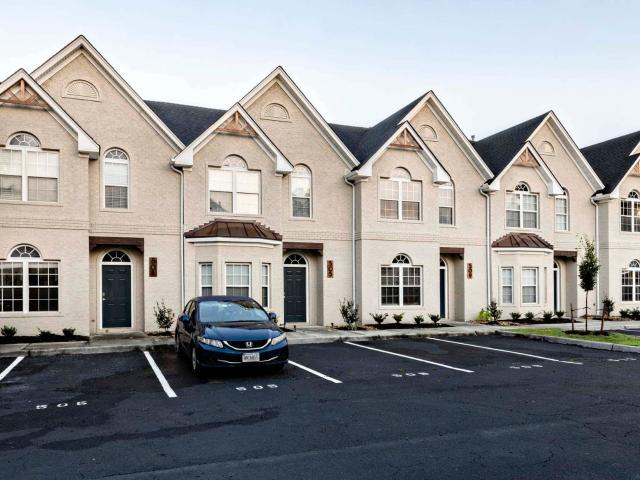 Live Oaks Village