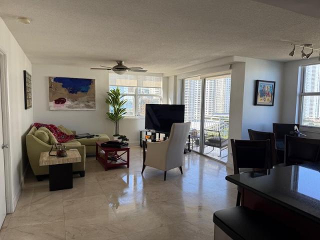Live on Brickell Key 2 Bed / 2 Bath Corner Unit