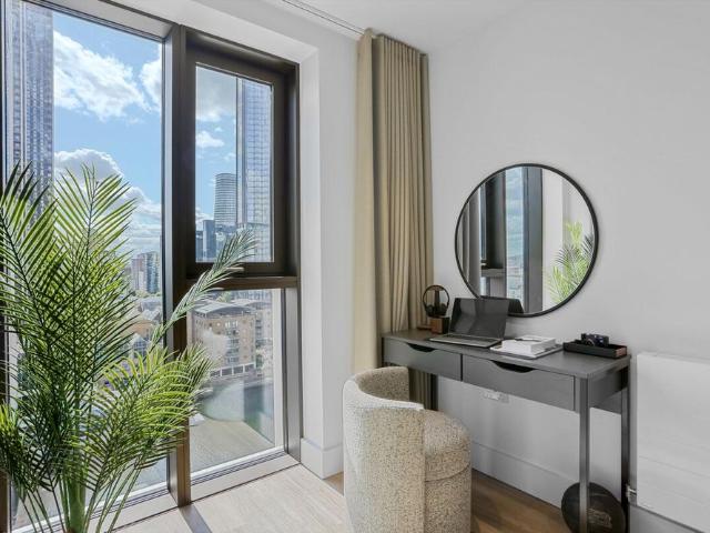 Live at Vertus’ newest Canary Wharf address: elegant, fully furnished 2 bed apartments with a gym, reformer Pilates studio, co working spaces and lounges for modern living